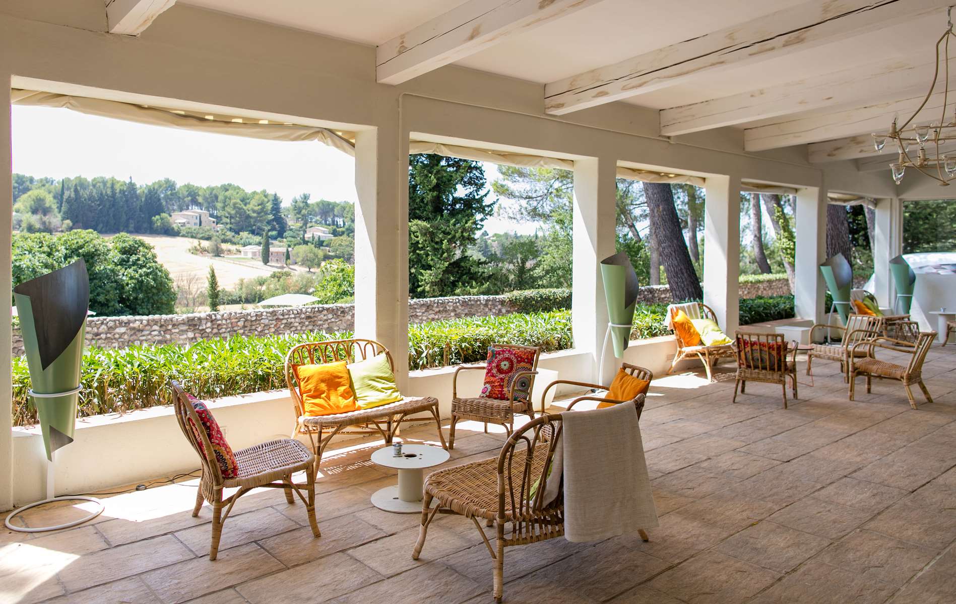 MAGNIFIQUE DOMAINE PROVENCAL - AIX EN PROVENCE - LEANA - Pop My World